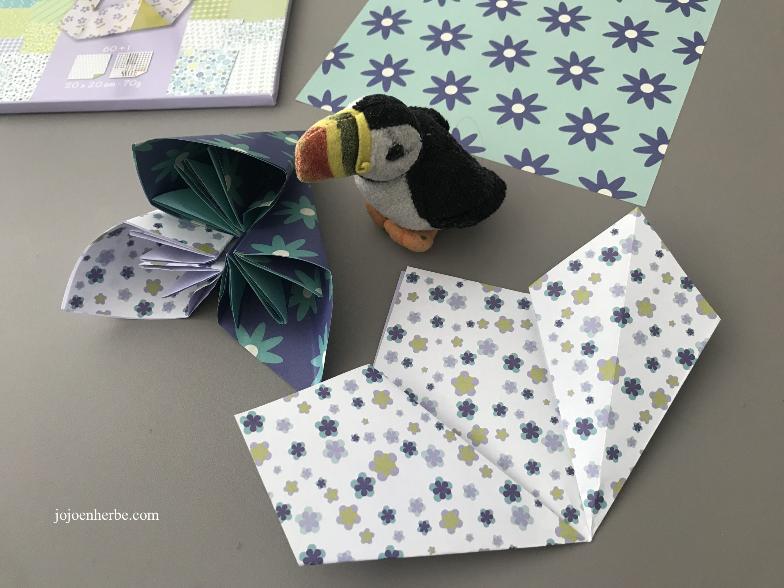 Fleur en origami 2 – JOJO EN HERBE